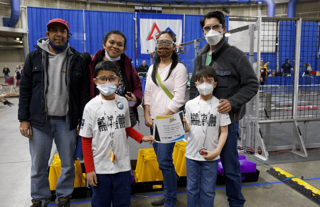 Volunteer | FIRST Washington